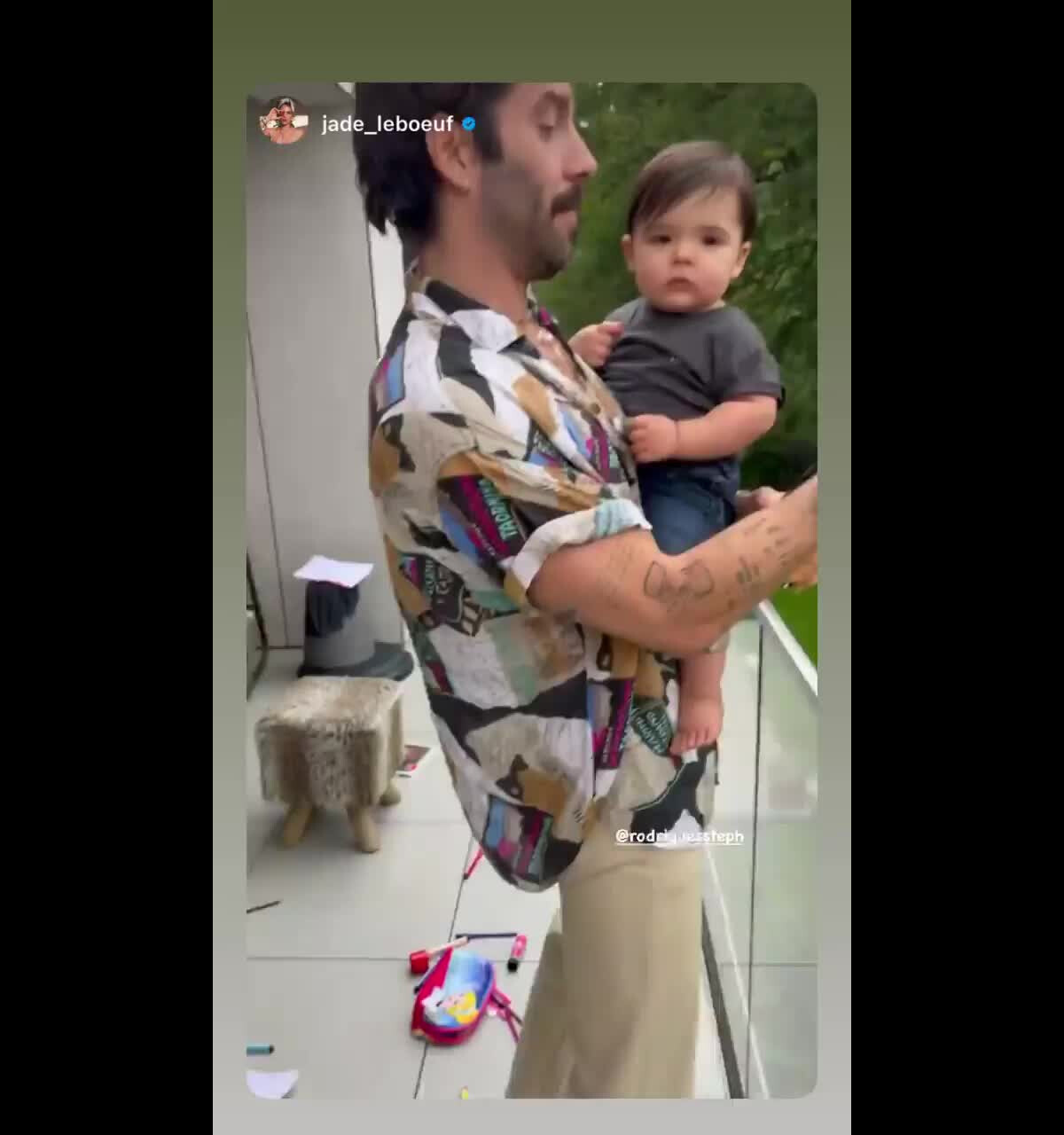 Vidéo : Stéphane Rodrigues ouvre une bouteille de champagne pour les 1 ...