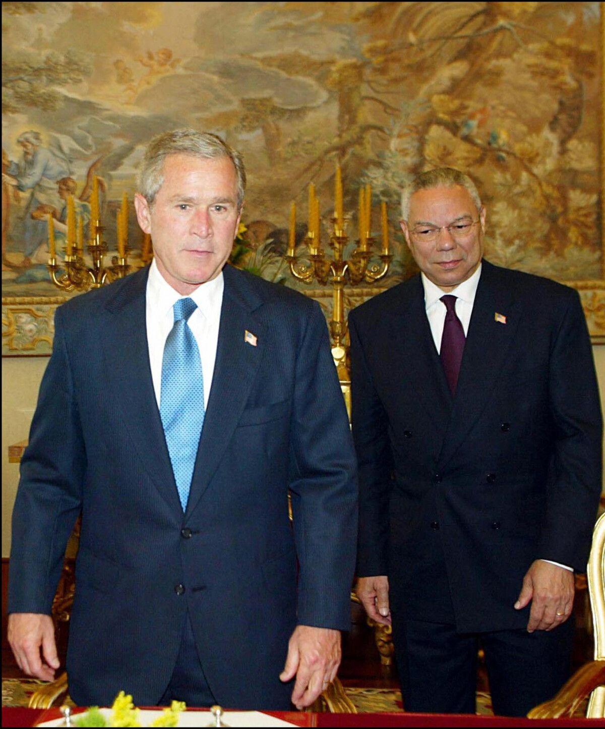 Photo : George W. Bush et Colin Powell en 2004 au Vatican - Purepeople