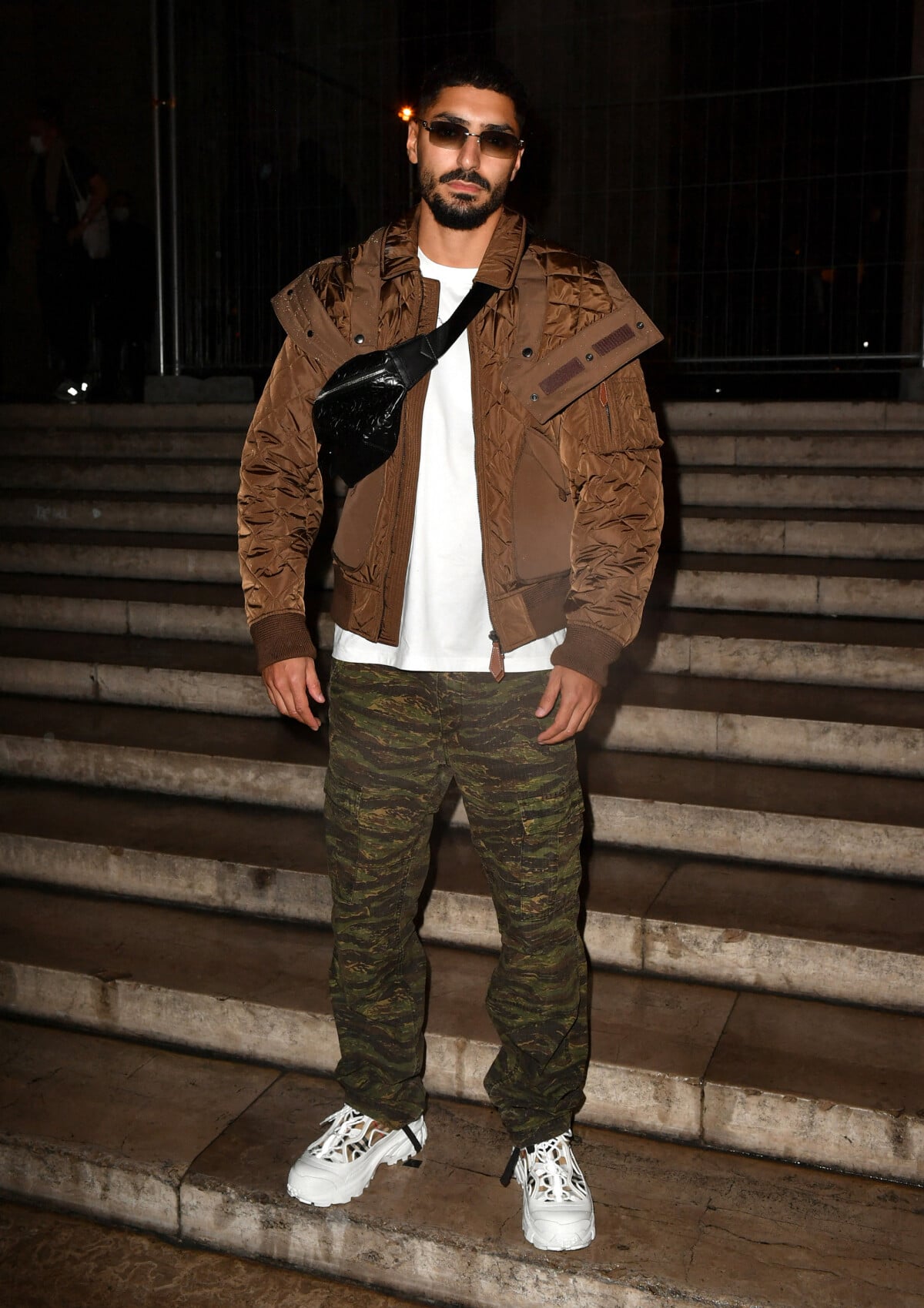 Photo : Le rappeur Sneazzy West à l'exposition d'Anne Imhof "Natures ...