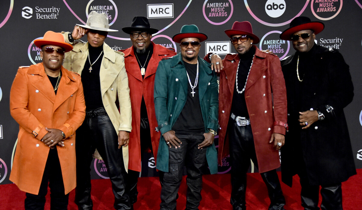 Photo : Le groupe New Edition assiste aux "American Music Awards 2021 ...