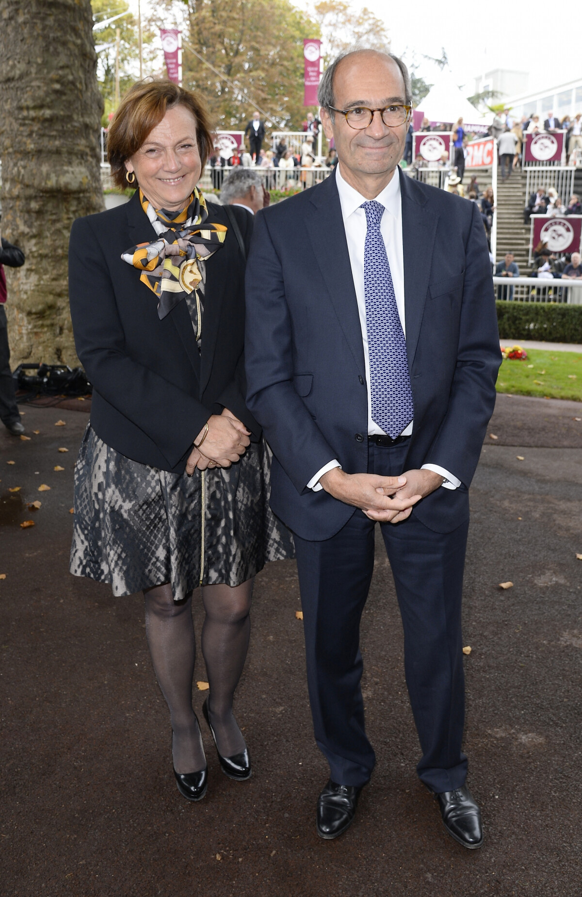 Photo : Eric Woerth et sa femme Florence - 94ème Qatar Prix de l'Arc de Triomphe à l'Hippodrome ...