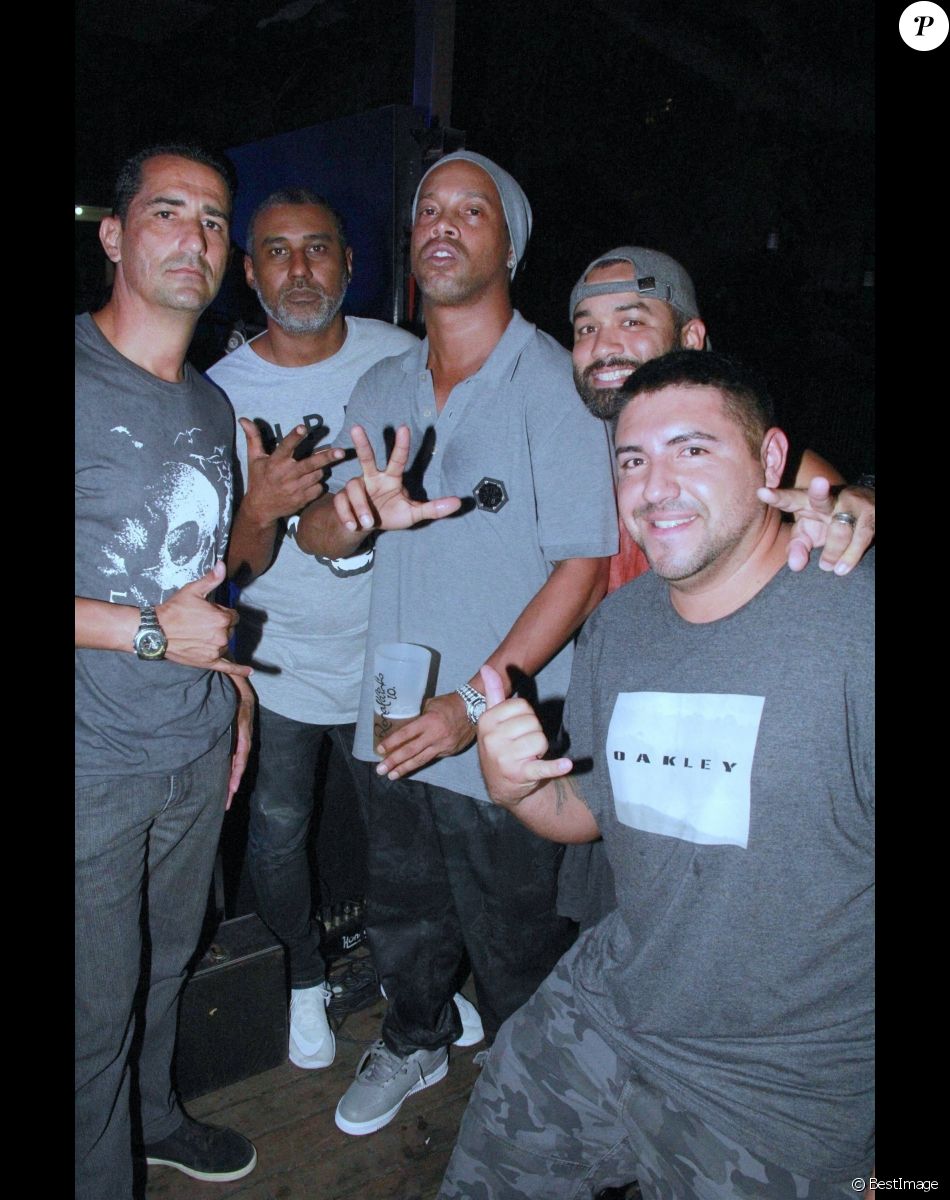 Ronaldinho célèbre l'anniversaire de son fils Joao, 17 ans, qui lui ...