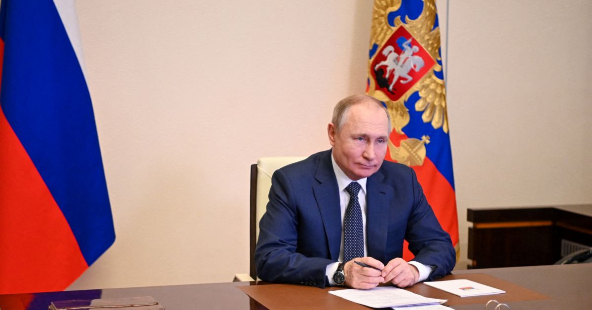 Le président russe Vladimir Poutine participe à une cérémonie pour ...