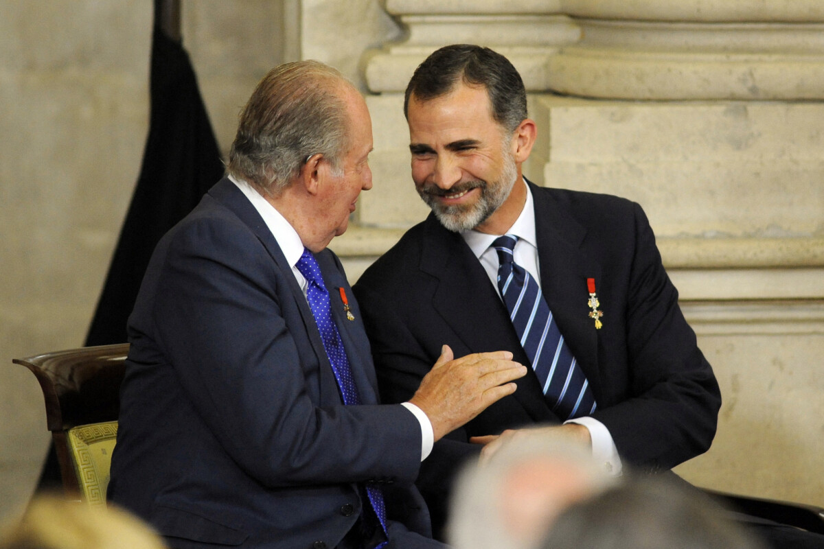 Photo : Le roi Felipe VI d'Espagne et son père Juan Carlos participent ...