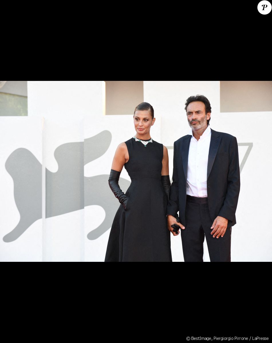Anthony Delon et Sveva Alviti fous d'amour : le couple se prend en ...