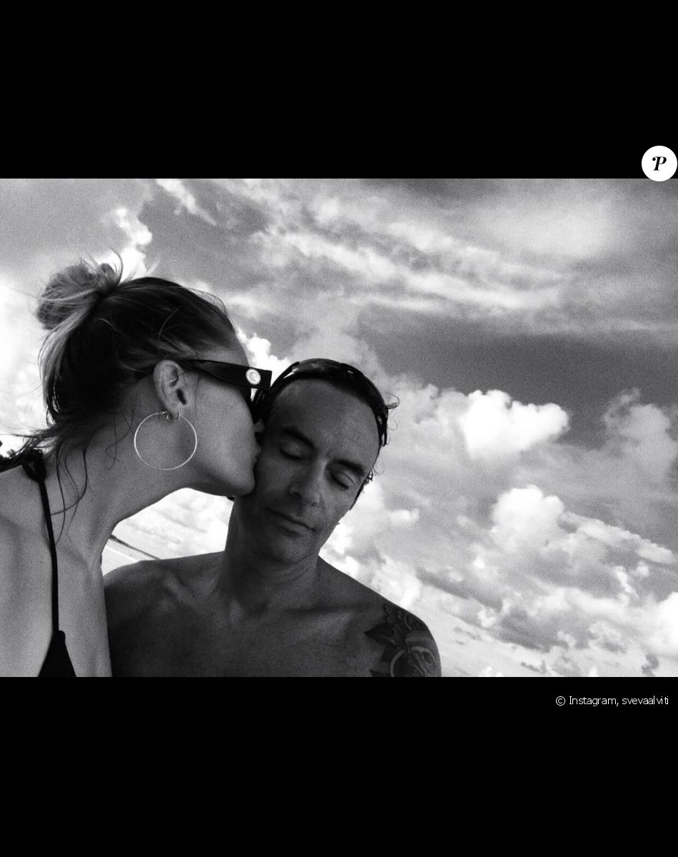 Anthony Delon et Sveva Alviti fous d'amour : le couple se prend en ...