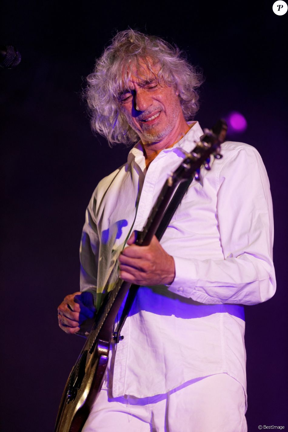 Concert de Louis Bertignac sur les allées Vivien à Bandol. - Purepeople