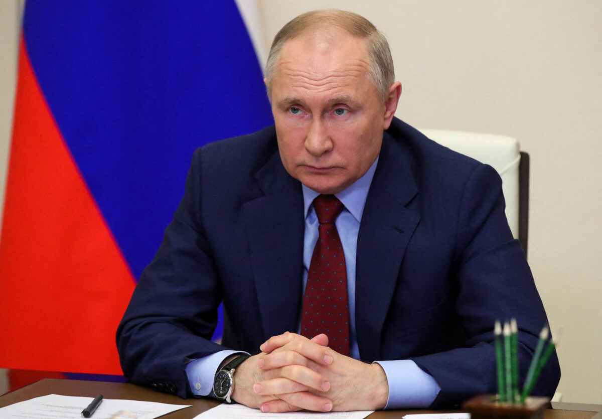 Photo : Le président russe Vladimir Poutine participe à une réunion par ...
