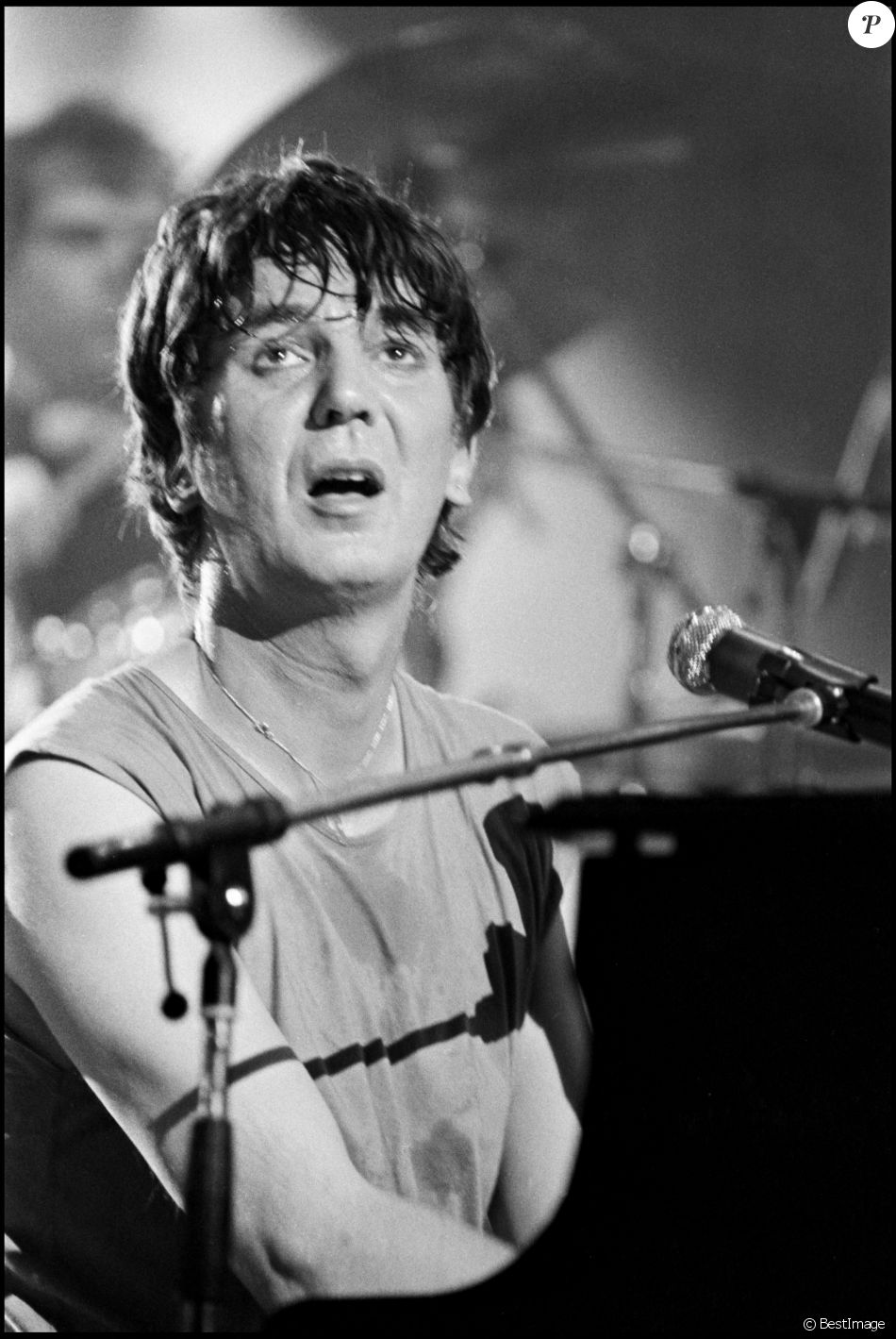 Archives - Jacques Higelin sur scène au Midem en 1983. - Purepeople