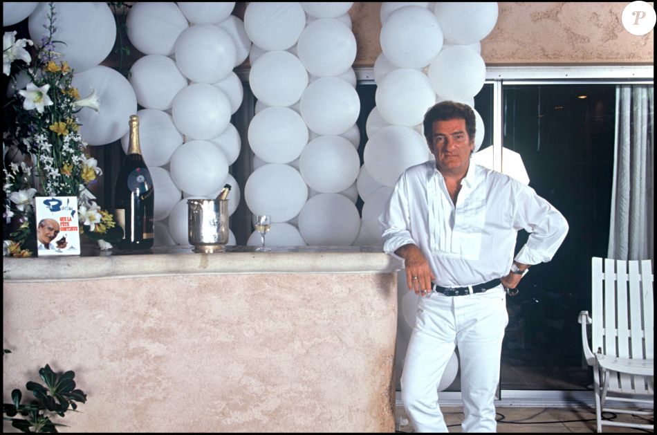 Eddy Mitchell lors d'une soirée blanche d'Eddie Barclay à Saint-Tropez ...