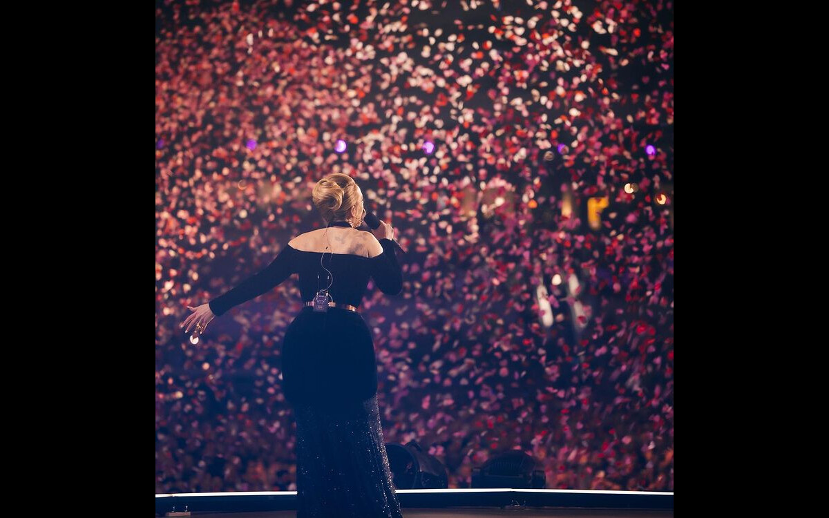 Photo : Adele lors de son concert. - Purepeople