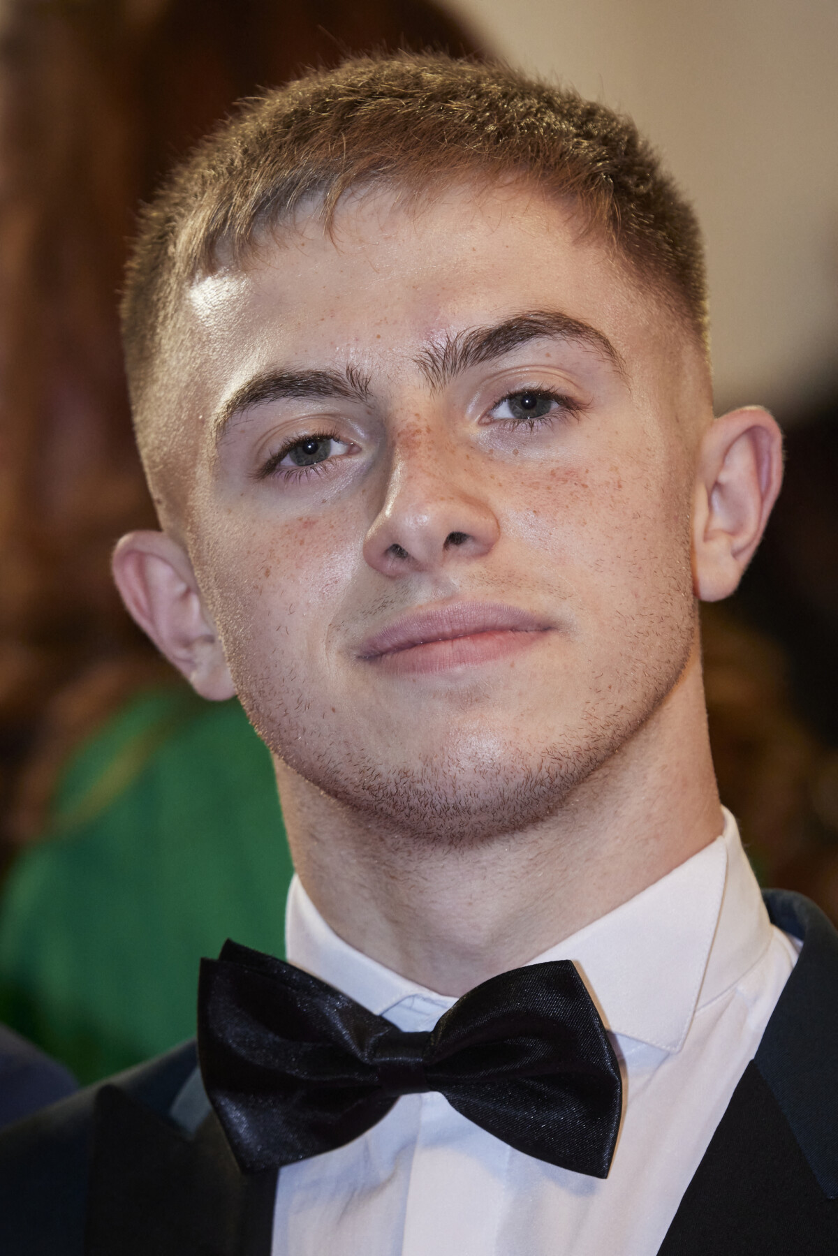 Photo : Michou (youtubeur) - Montée des marches du film " Titane " lors ...