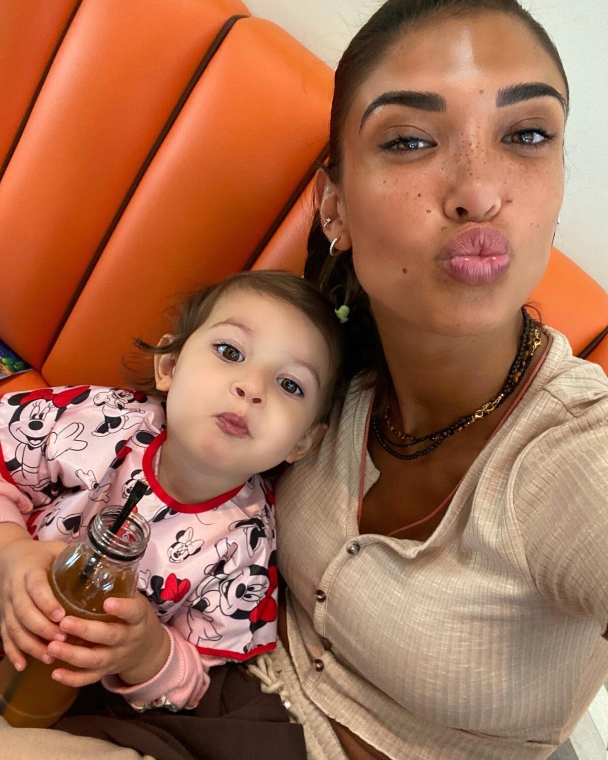 Photo : Mélanie Dedigama avec sa fille Naya - Purepeople