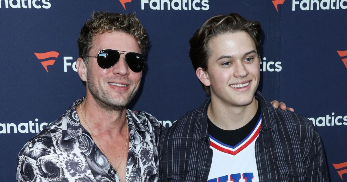 Ryan Phillippe, Deacon Reese Phillippe au photocall de la soirée ...