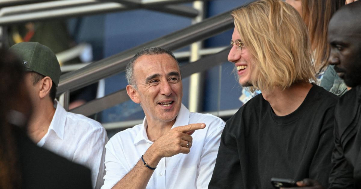 Paul Mirabel, Elie Semoun - Célébrités au Match de football en ligue 1 ...
