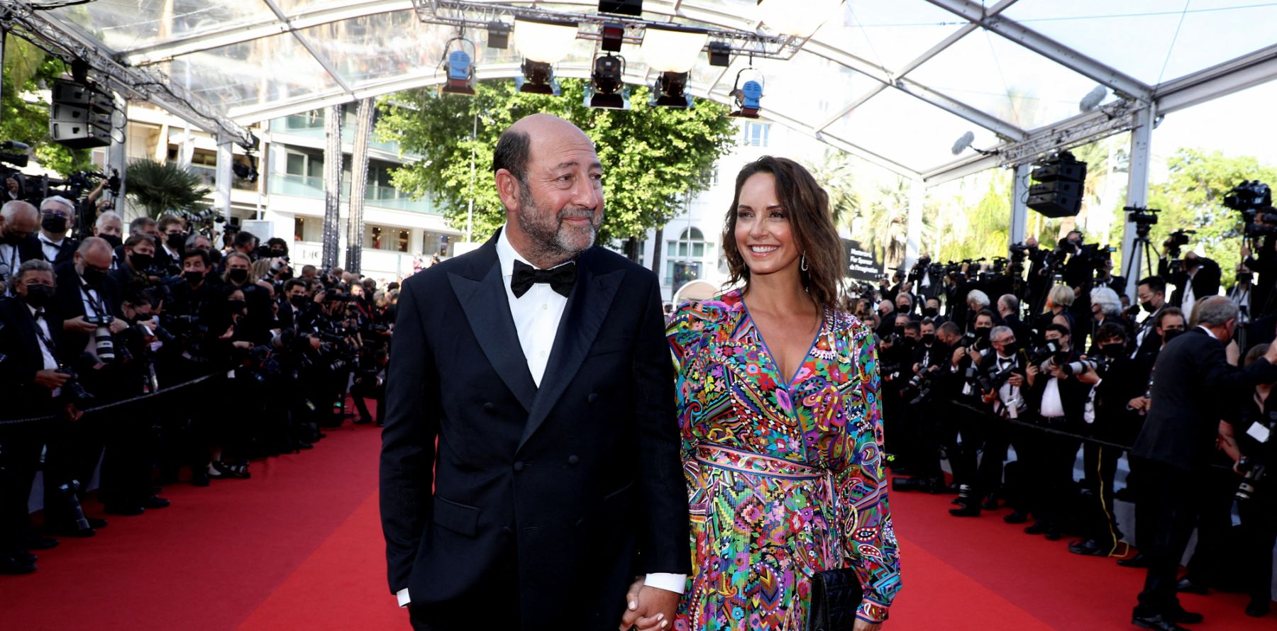 Julia Vignali : Petit top décolleté et visage au naturel, la compagne ...