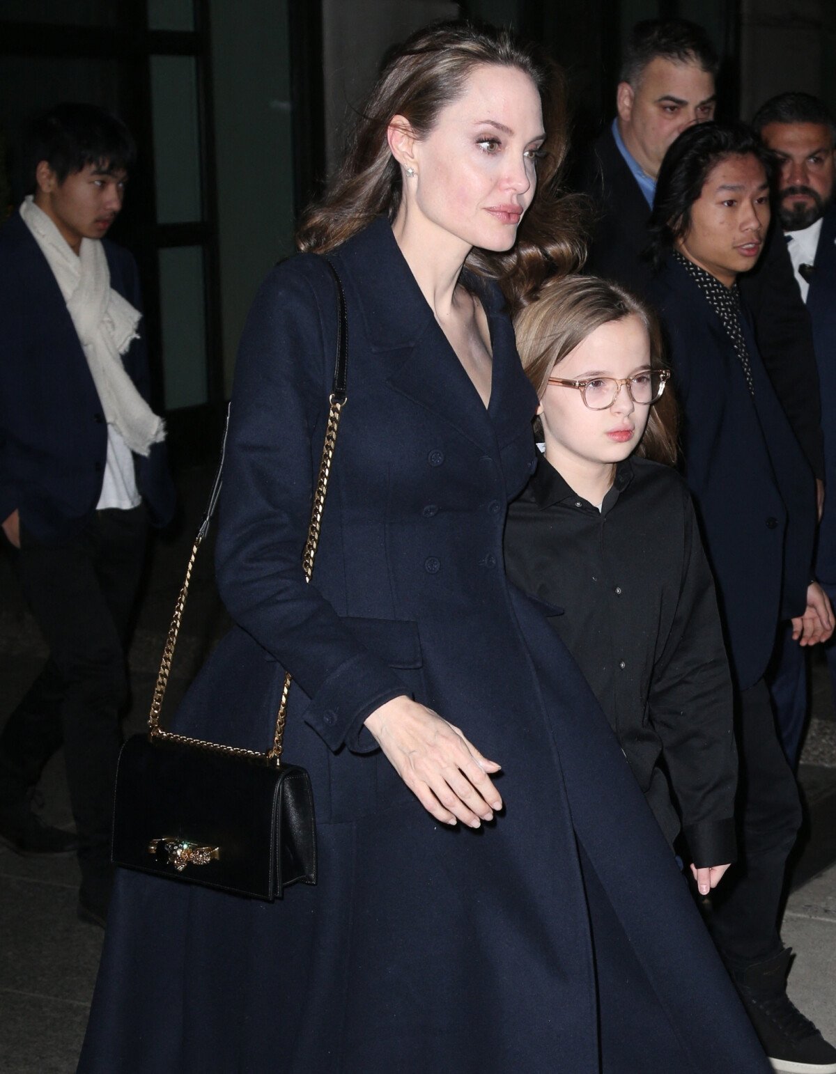 Photo Angelina Jolie Sort Avec Ses Enfants Shiloh Zahara Maddox