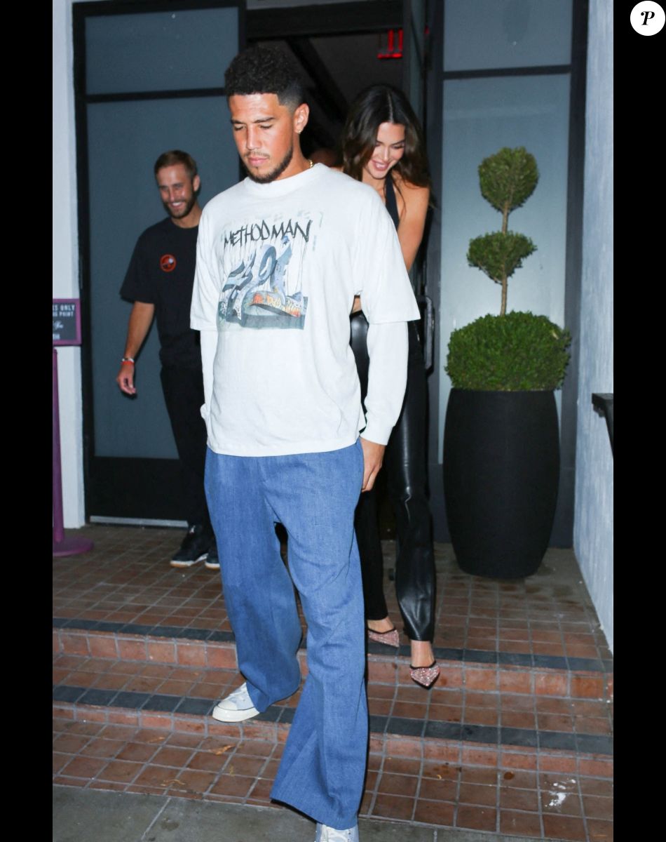 Kendall Jenner et son boyfriend Devin Booker : crop top sexy et pantalon en cuir, elle sort le ...