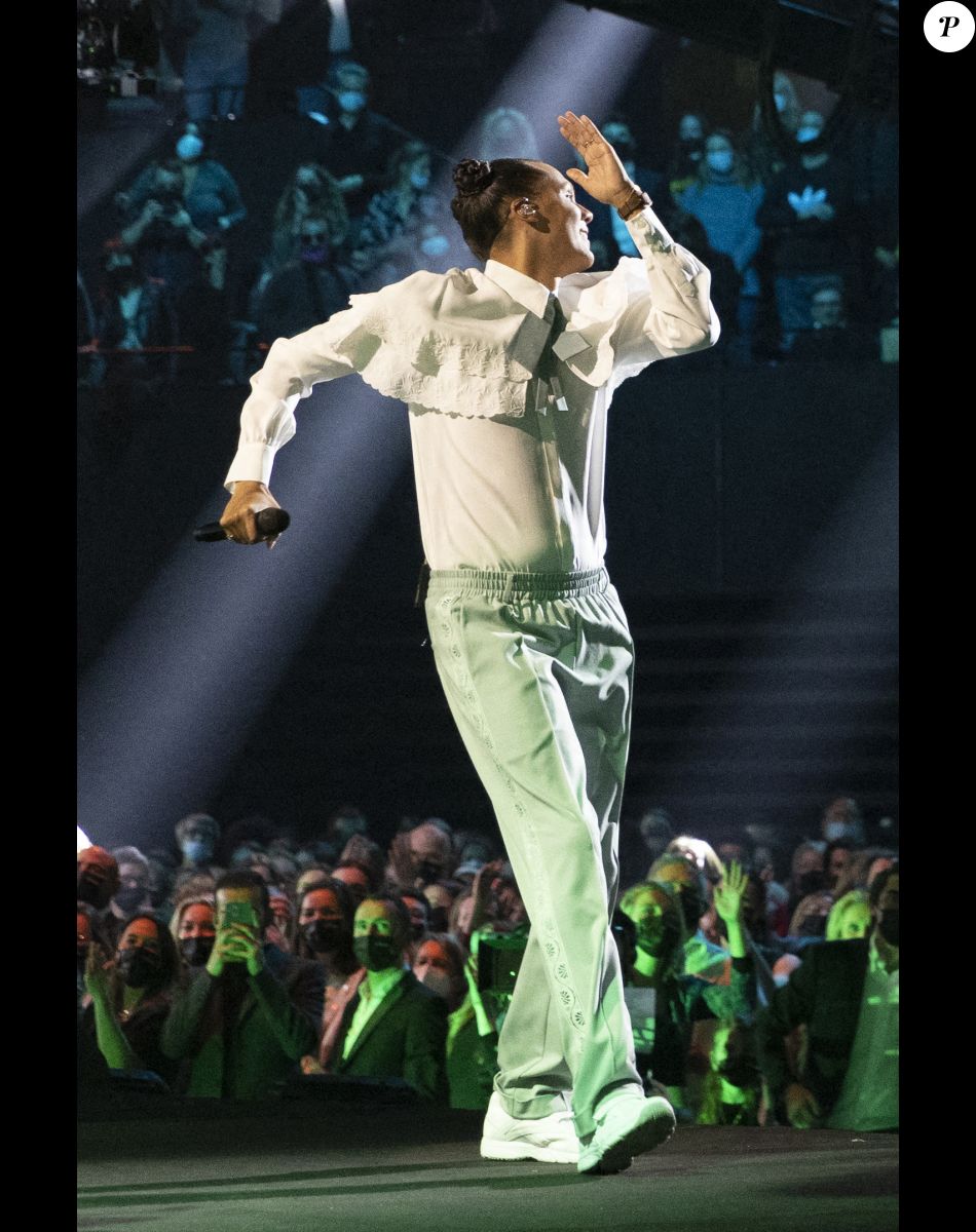 Stromae papa : coupe au bol et look impeccable, son fils de 3 ans a ...