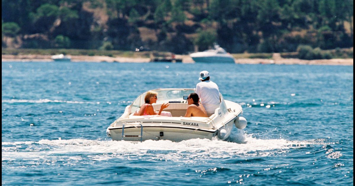 Photo de Dodi Al-Fayed en vacances à Saint-Tropez avec Lady Diana ...