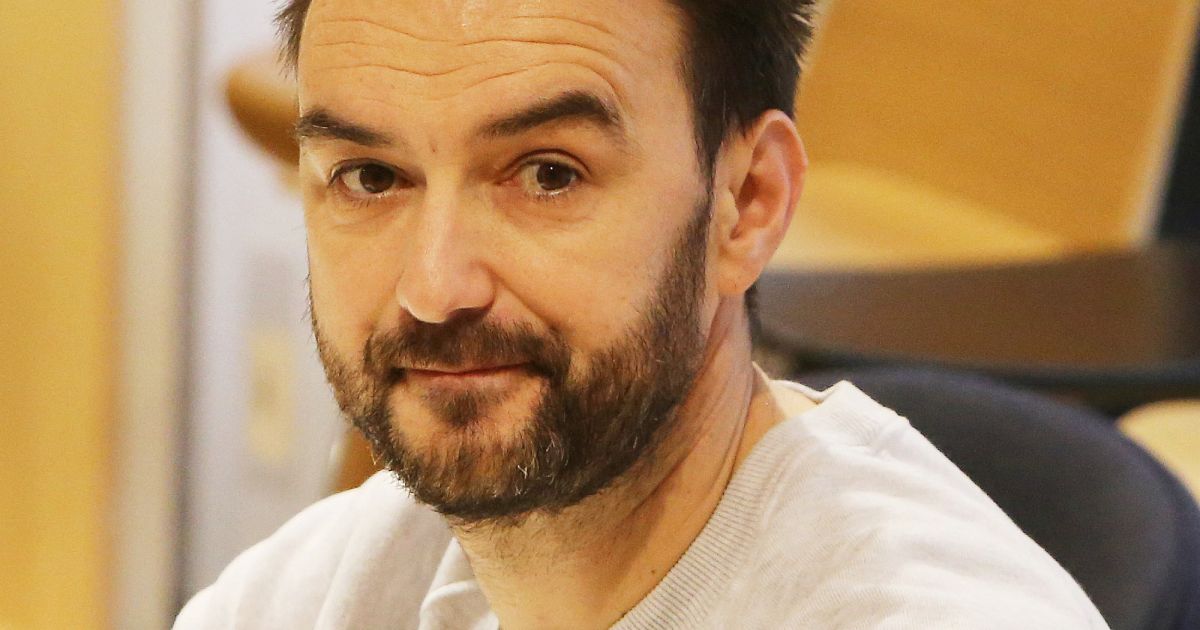 Exclusif - Cyril Lignac dédicace son livre Saisons à Paris le 7 ...