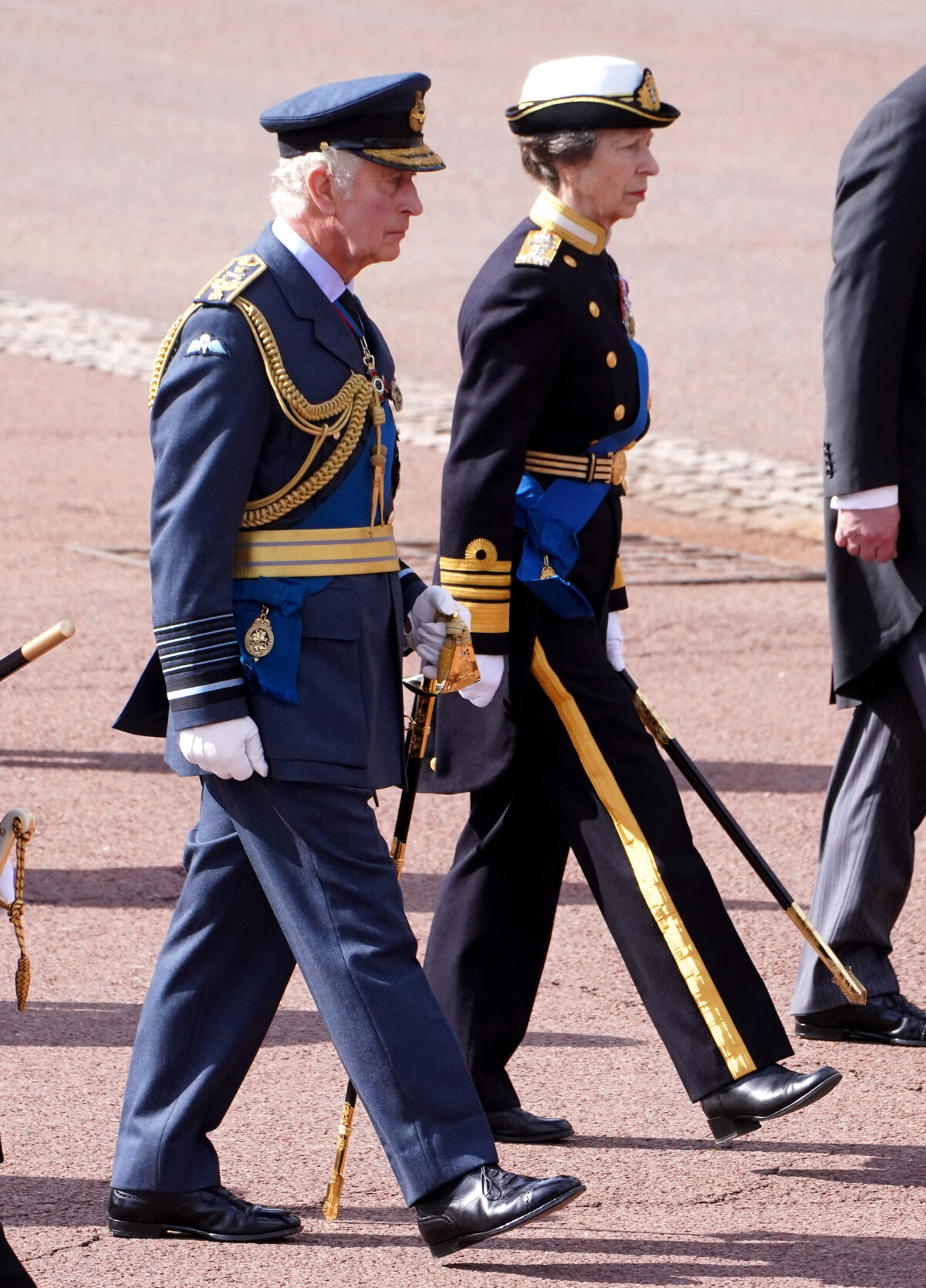 Photo : Le roi Charles III d'Angleterre, la princesse Anne - Procession ...