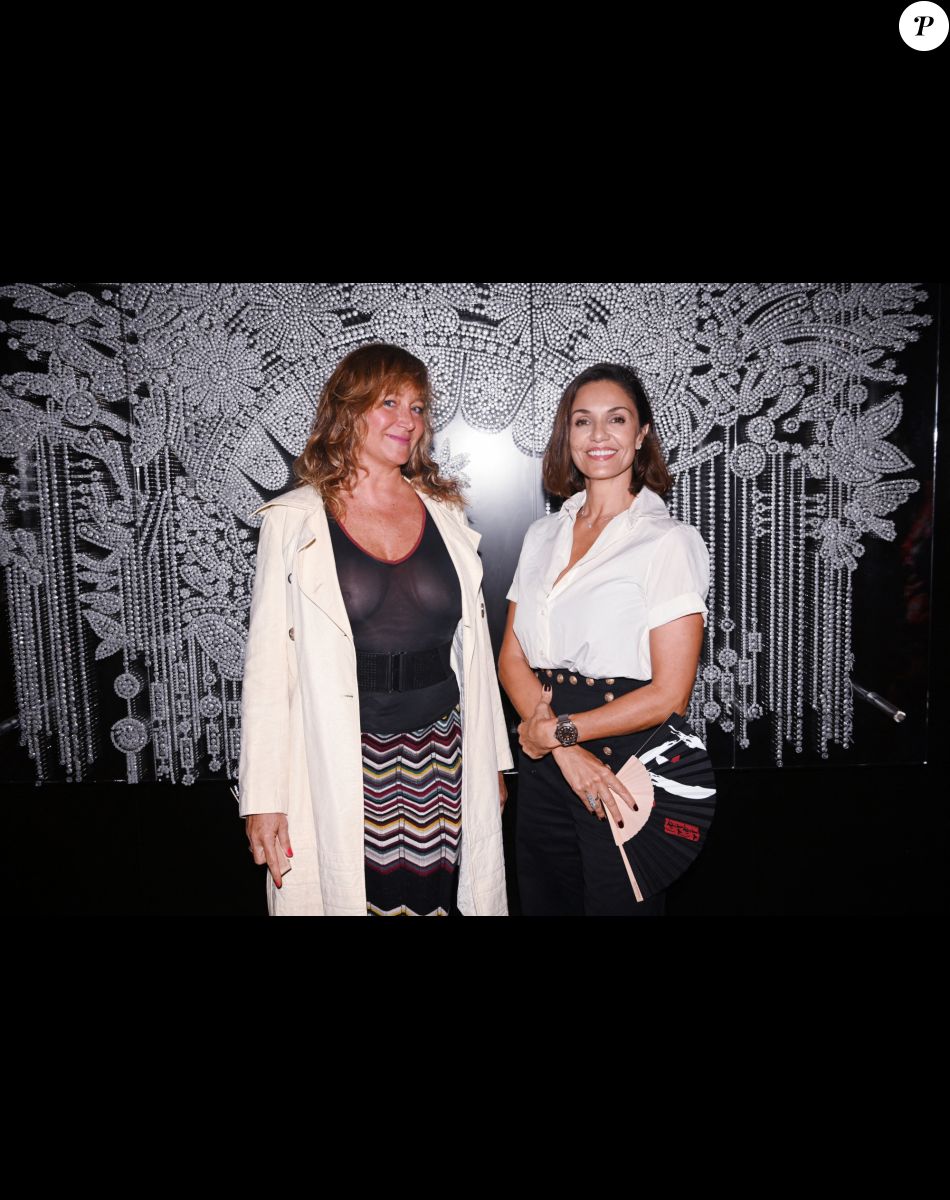 Cristiana Reali s'éclate avec Frédérique Bel, Julie Ferrier en montre ...