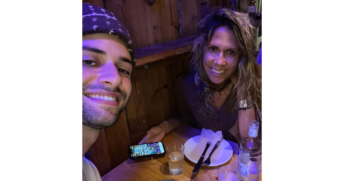 Rachel Bourlier avec son fils Liam Hellmann, comédien dans Ici tout ...