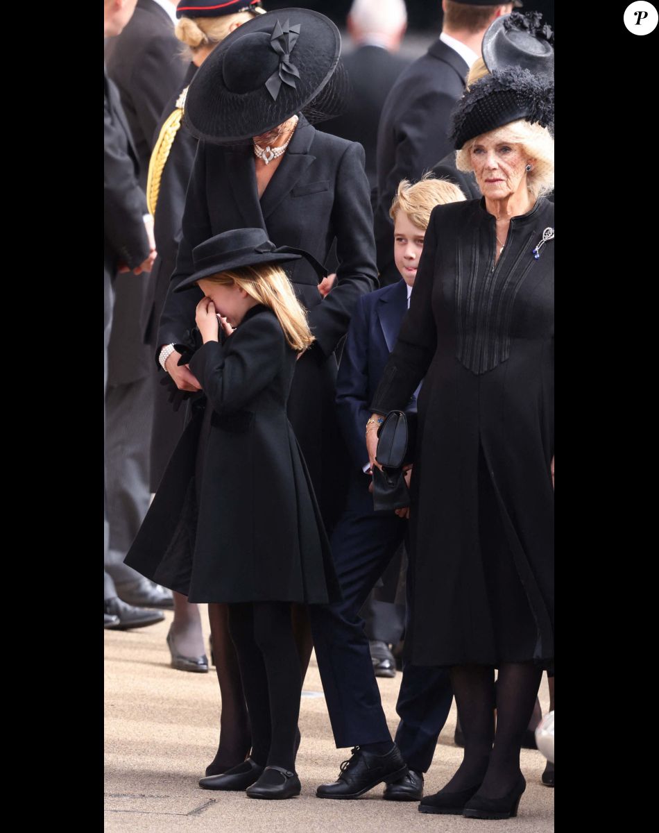 Funérailles d'Elizabeth II : La princesse Charlotte a craqué, moment ...