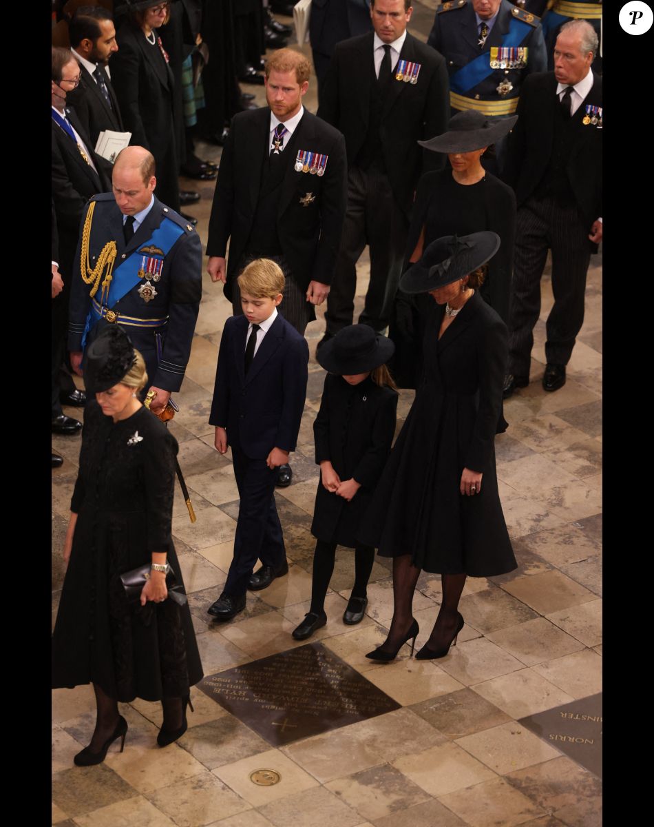 Funérailles d'Elizabeth II : La princesse Charlotte a craqué, moment ...