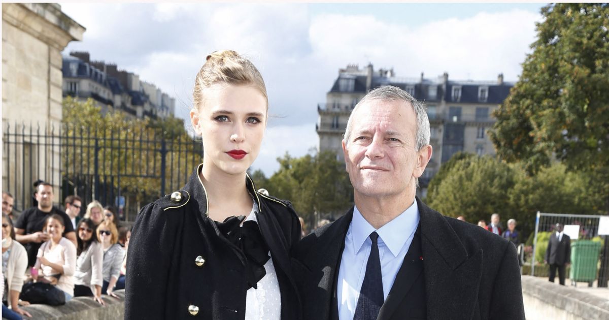 Gaia Weiss et Francis Huster - People au defile Christian Dior pret-a ...