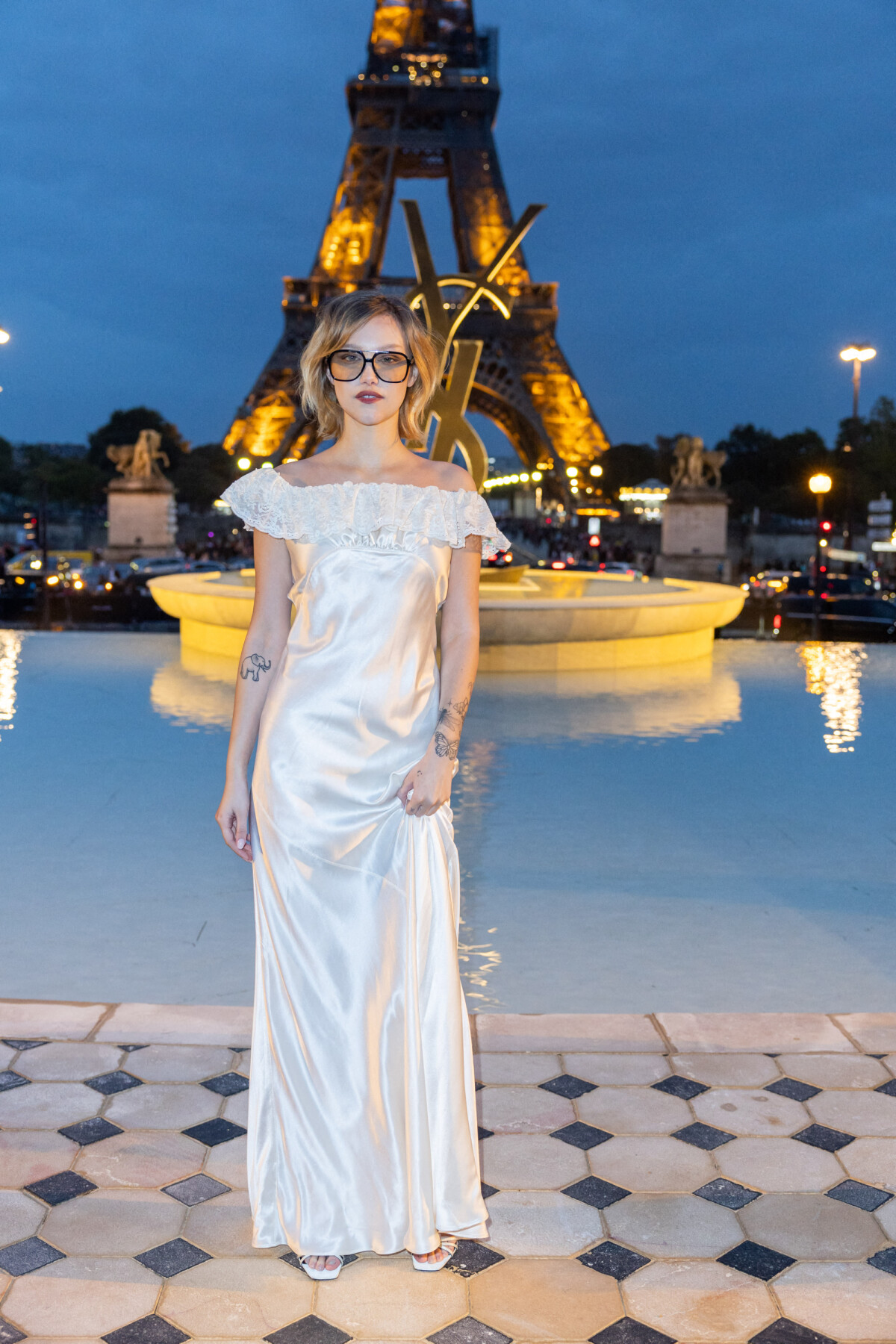 Photo : Grace Vanderwall - Front row du défilé de mode Saint Laurent ...