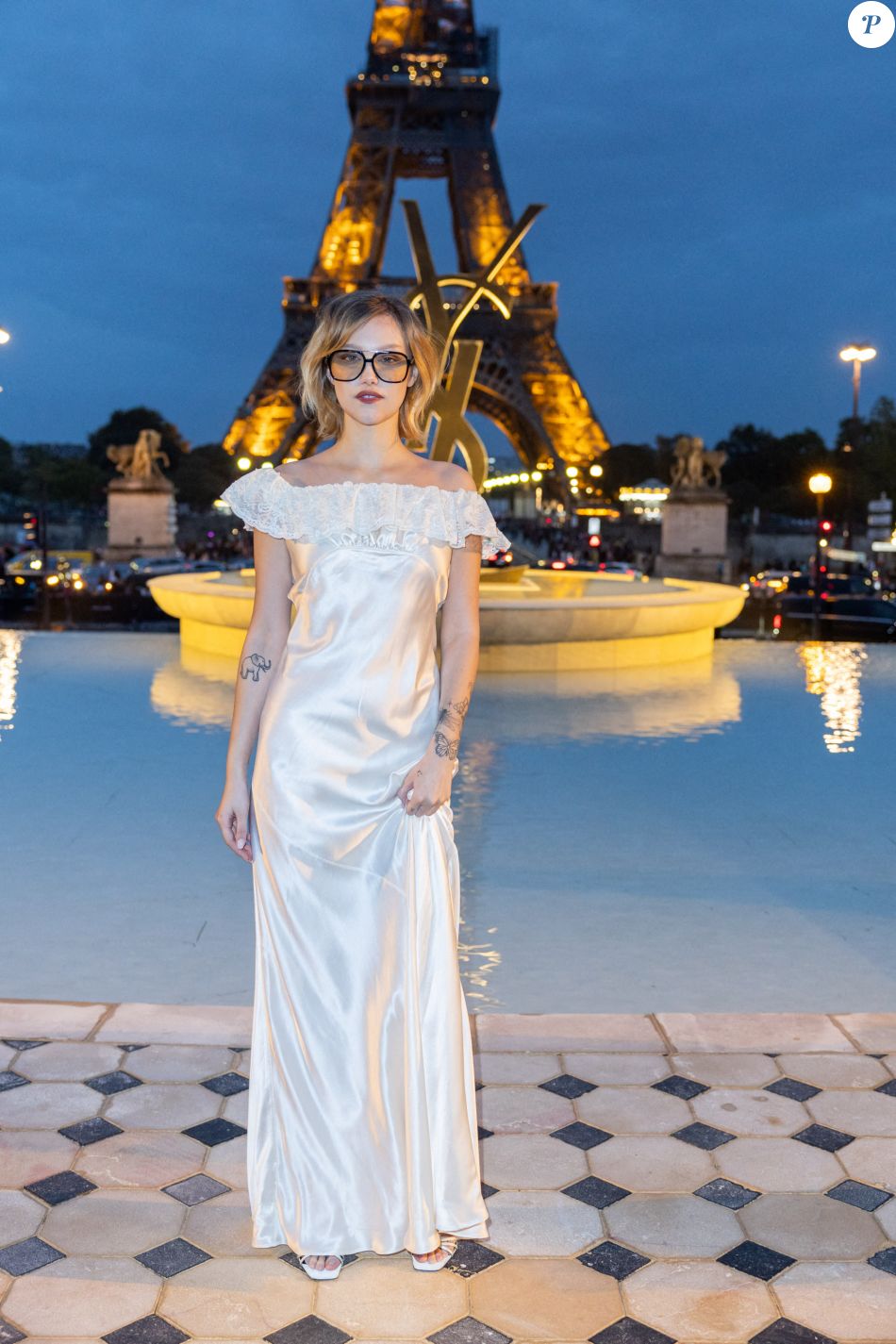 Grace Vanderwall - Front row du défilé de mode Saint Laurent, Prêt-à ...
