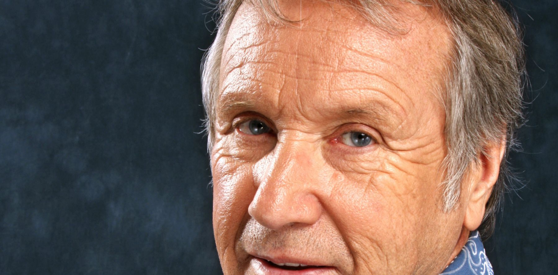 Yves Rénier brouillé avec une ex star de la TV, pour une histoire de ...