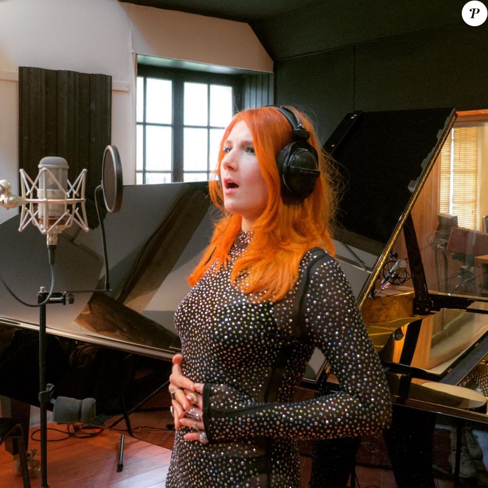 Adeline Toniutti, nouvelle professeure de chant de la Star Academy ...