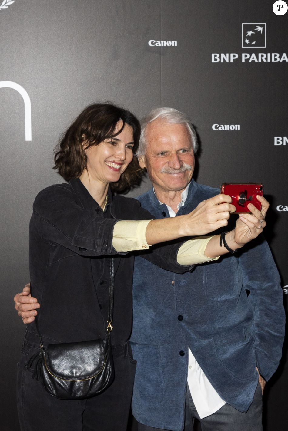 Eglantine Emeyé et Yann Arthus-Bertrand - Avant-première du film Women ...