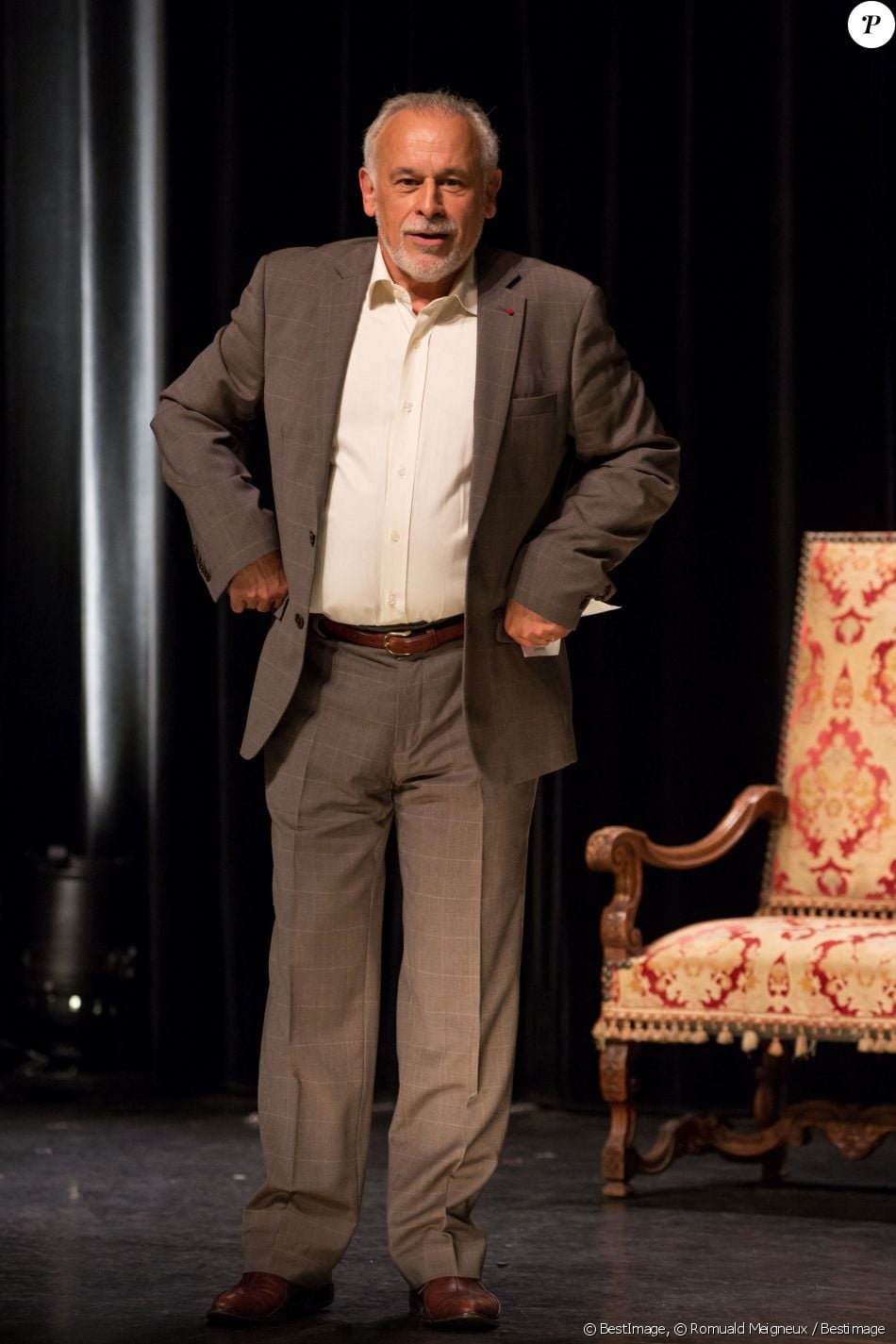 Exclusif - Francis Perrin fête ses 50 ans de carrière et revient sur ...
