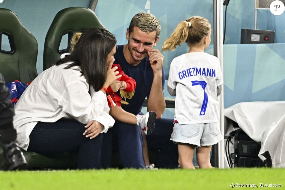 Antoine Griezmann en famille avec sa femme Erika Choperena et leurs ...
