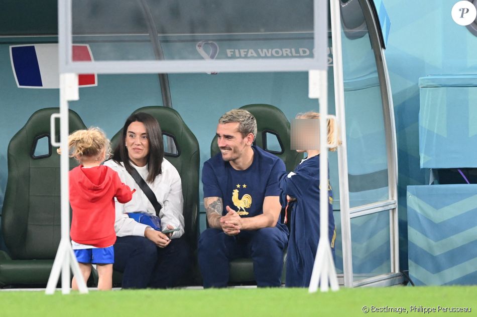Antoine Griezmann en famille avec sa femme Erika Choperena et leurs ...