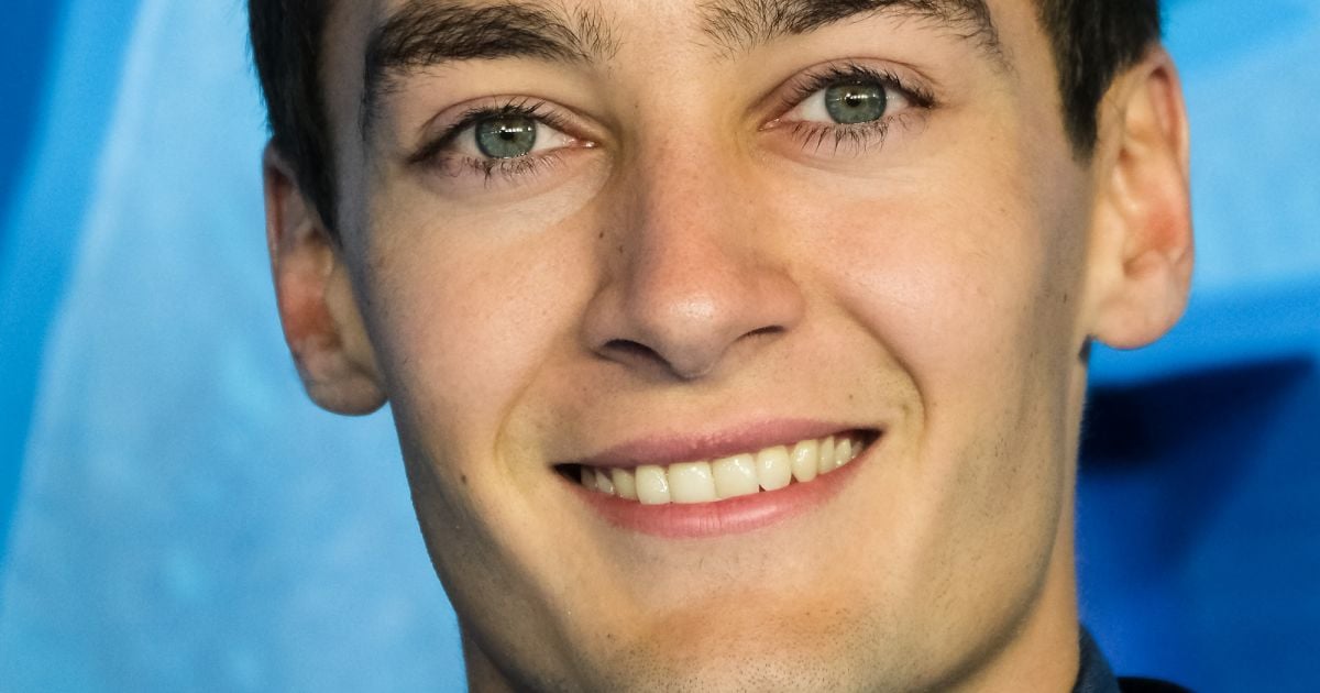 George Russell à la première du film Avatar : The Way of Water à ...