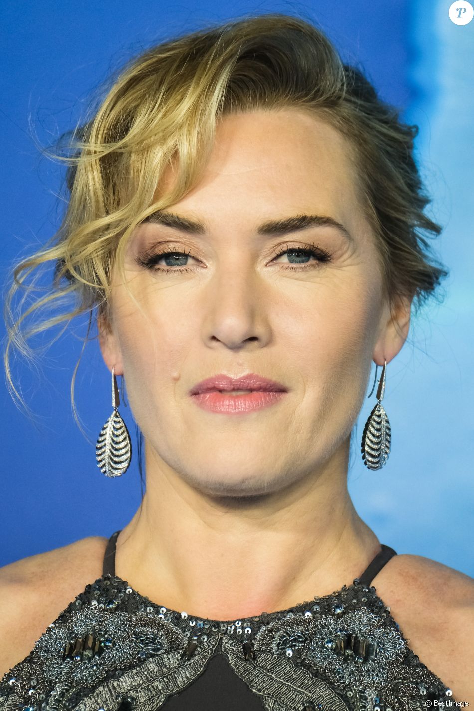 Kate Winslet à la première du film Avatar : The Way of Water à Londres ...
