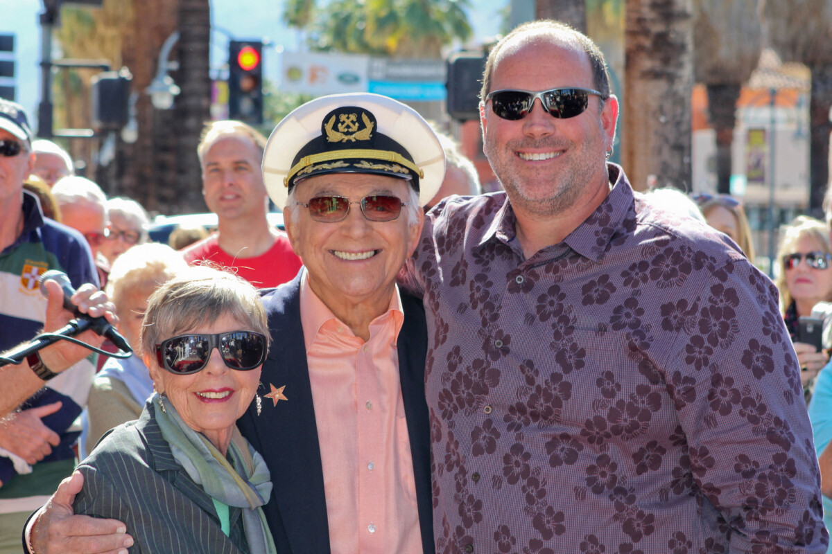 Photo : Archives - Gavin MacLeod avec sa femme Patti et son fils à Los ...