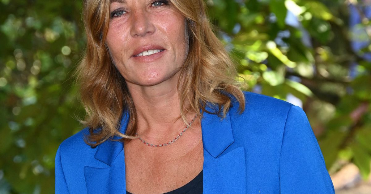 Mathilde Seigner vit loin de son mari : les avantages de cette relation ...