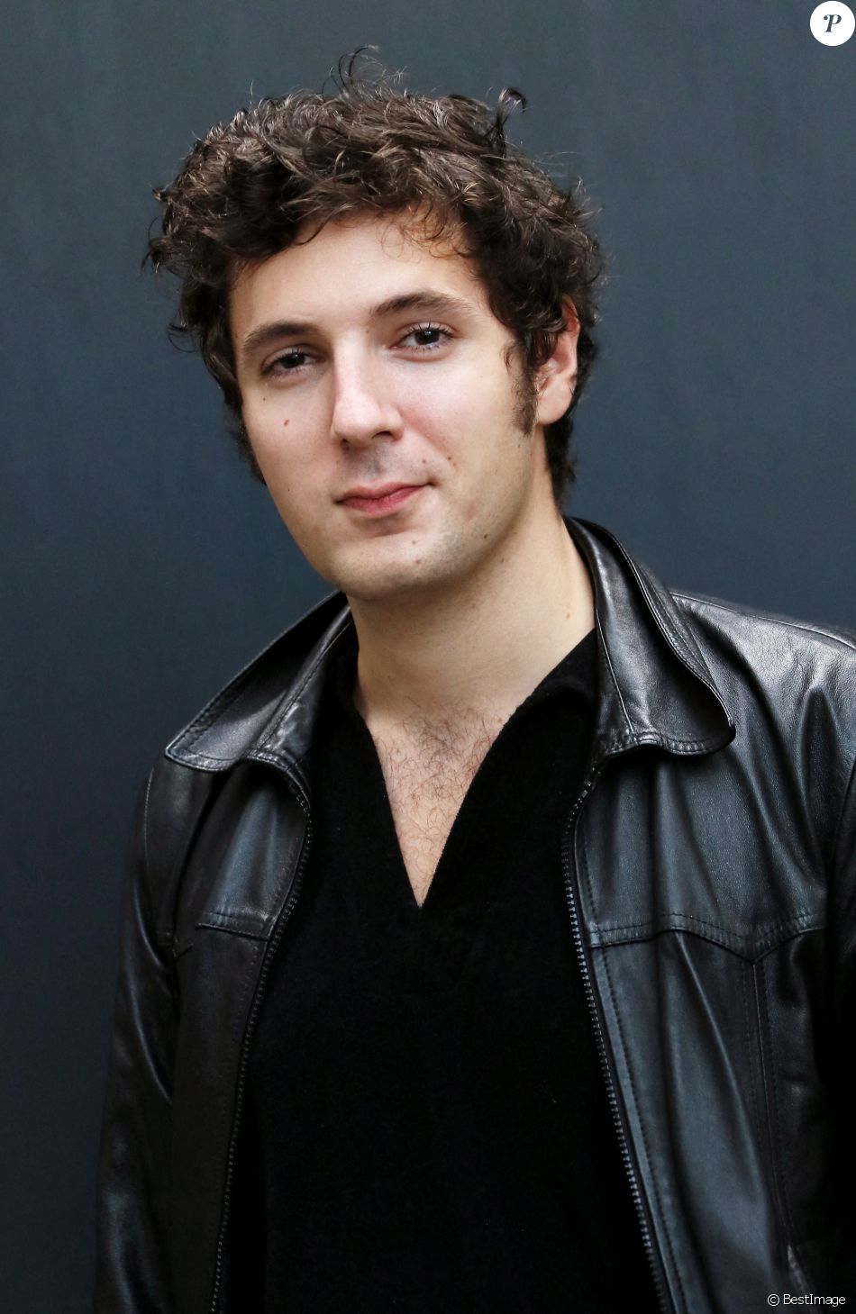Exclusif - Rendez-vous avec Vincent Lacoste pour la présentation de son film De nos frères ...