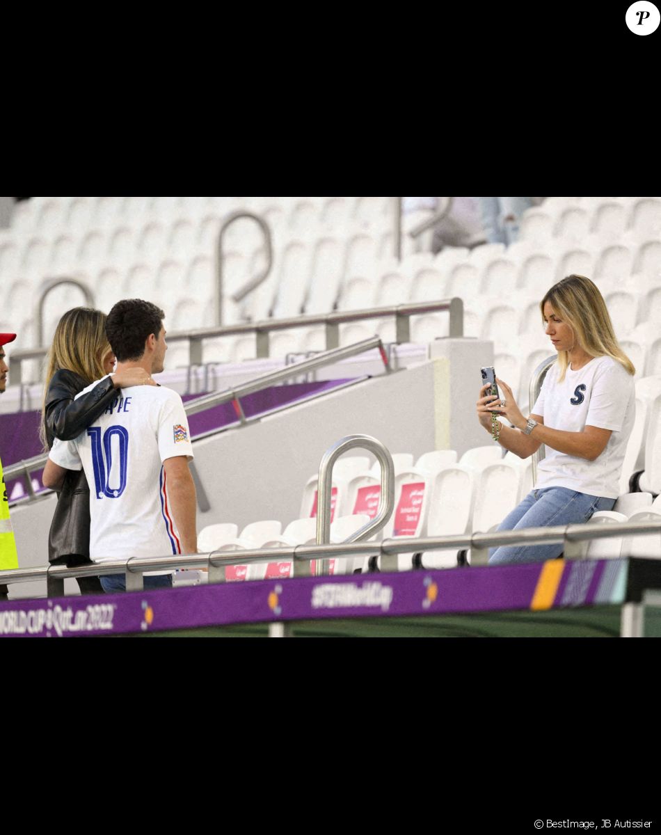 Didier Deschamps : Sa belle-fille Mathilde, sublime en combi à sequins, s'offre un Noël très ...