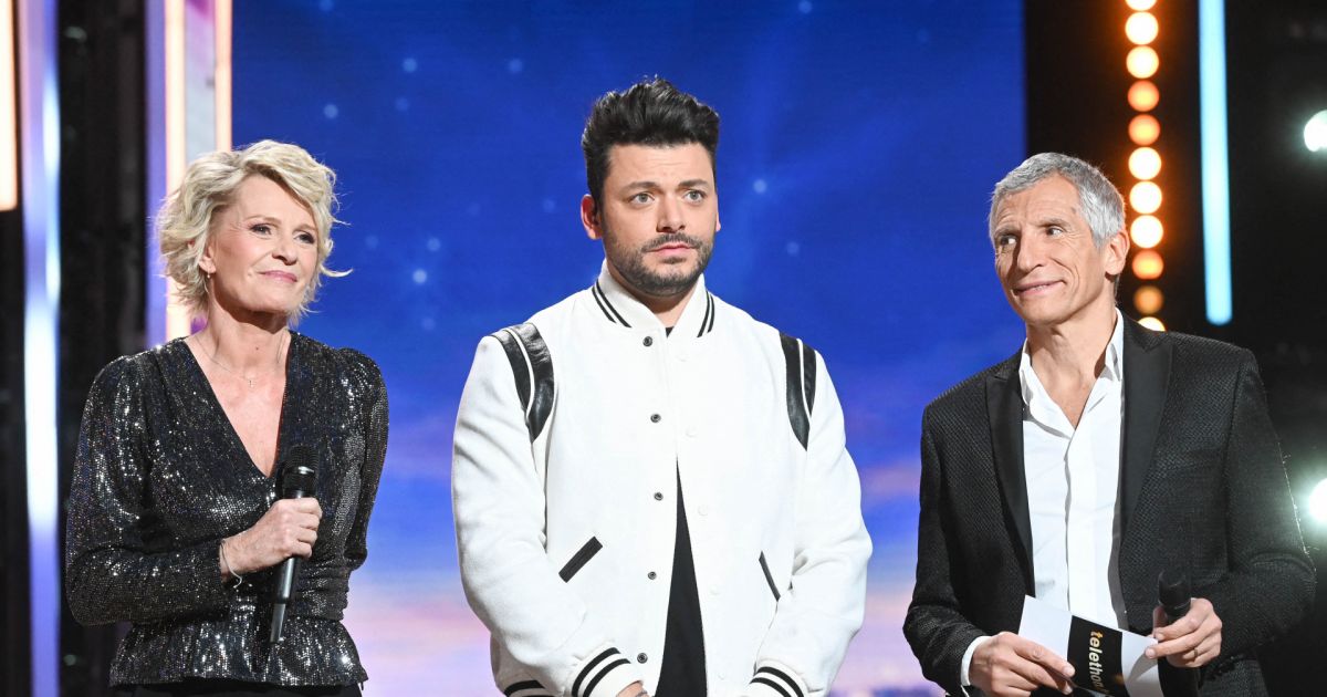 Sophie Davant, Kev Adams et Nagui - 36e édition du Téléthon sur le plateau de France 2, avec ...