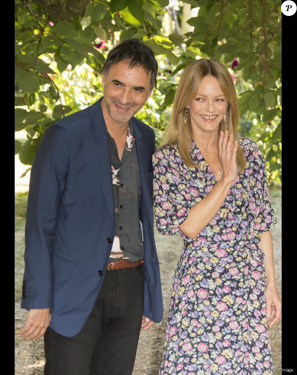 Vanessa Paradis : Sa belle-fille Saül, née du couple de Samuel ...