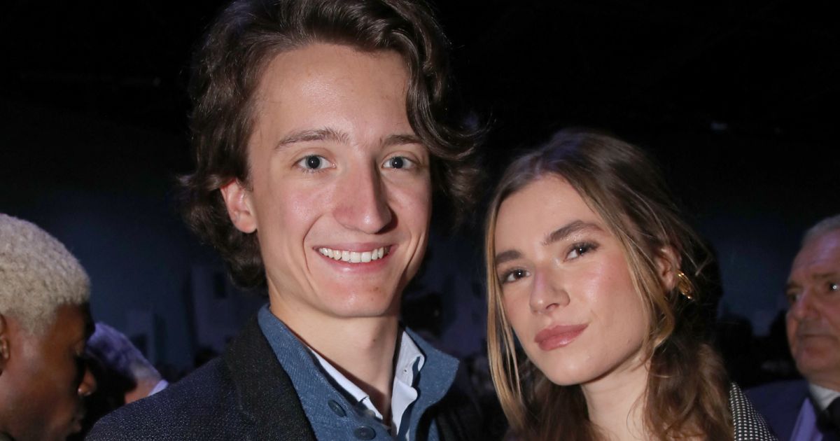 Jean Arnault et sa compagne Zita d'Hauteville au Font Row du défilé Louis Vuiton lors de la ...