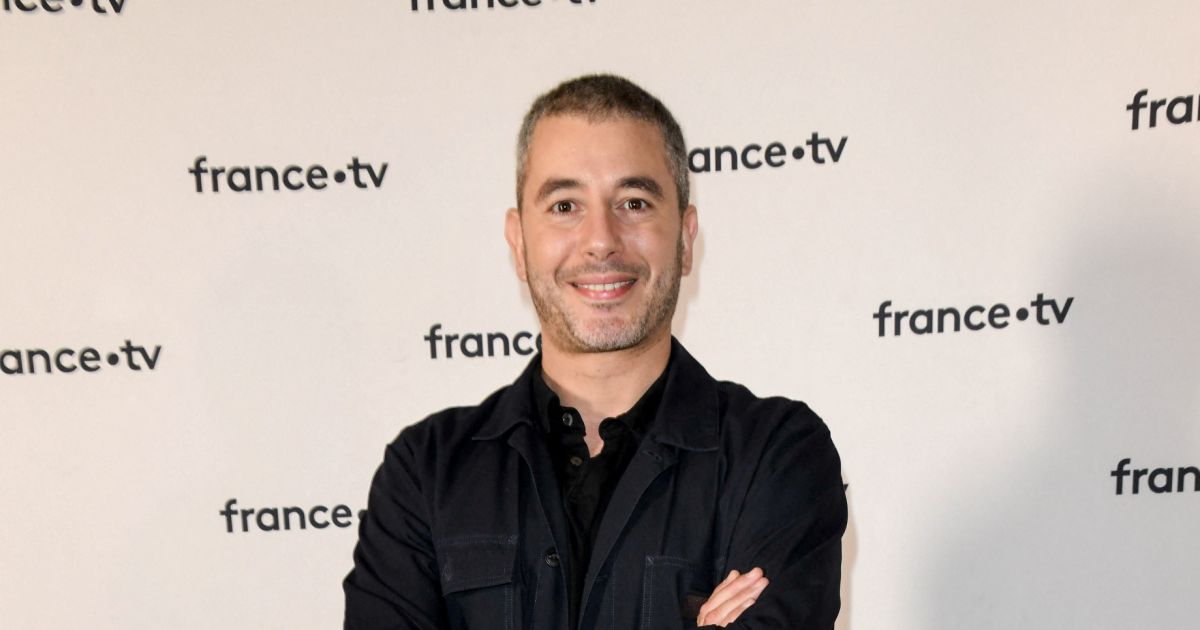 Ali Baddou au photocall de la conférence de presse de France 2 au ...