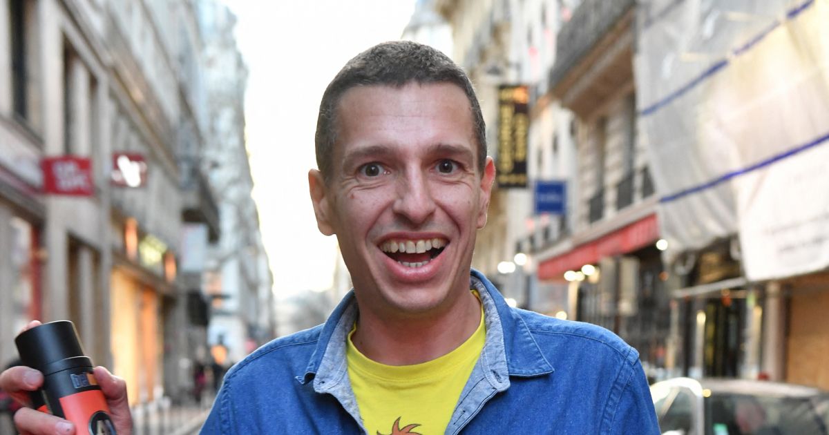 Exclusif - Benjamin Capdevielle - Stéphane Bern dévoile le timbre Pif ...